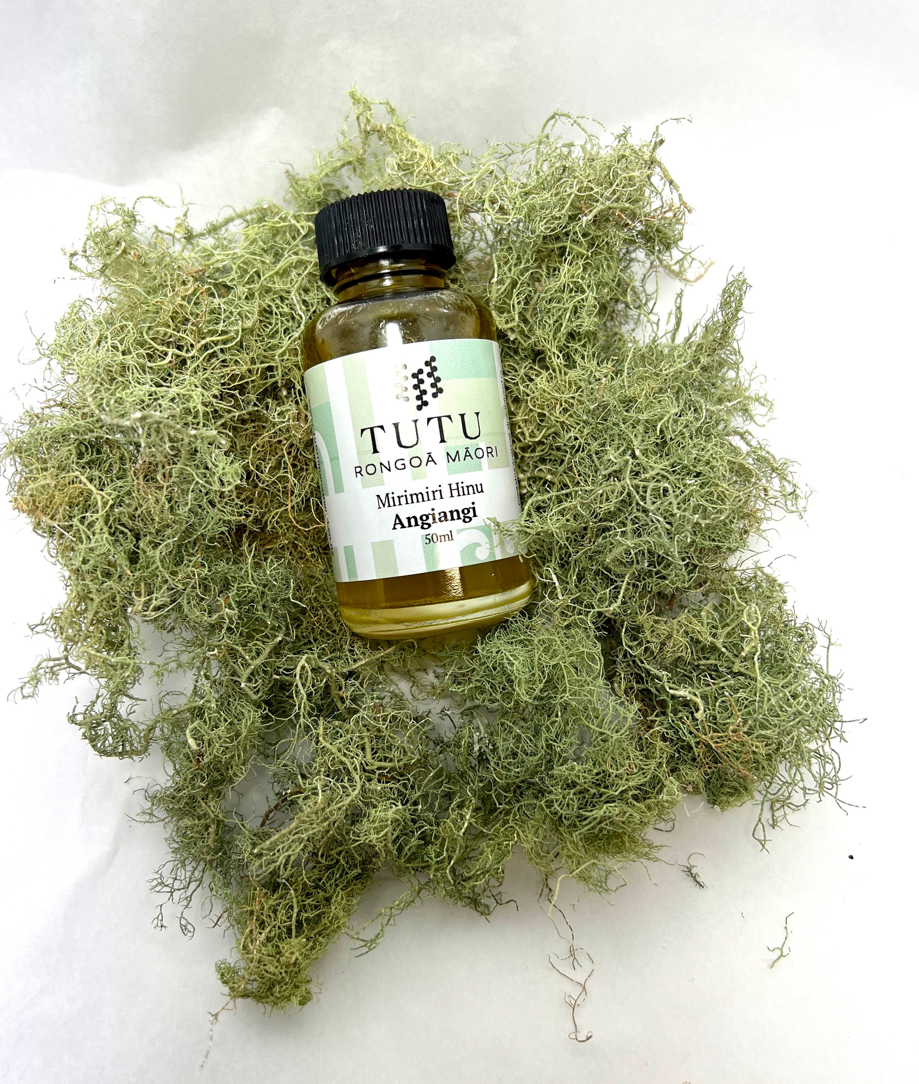 ANGIANGI HINU – TUTU RONGOĀ MĀORI